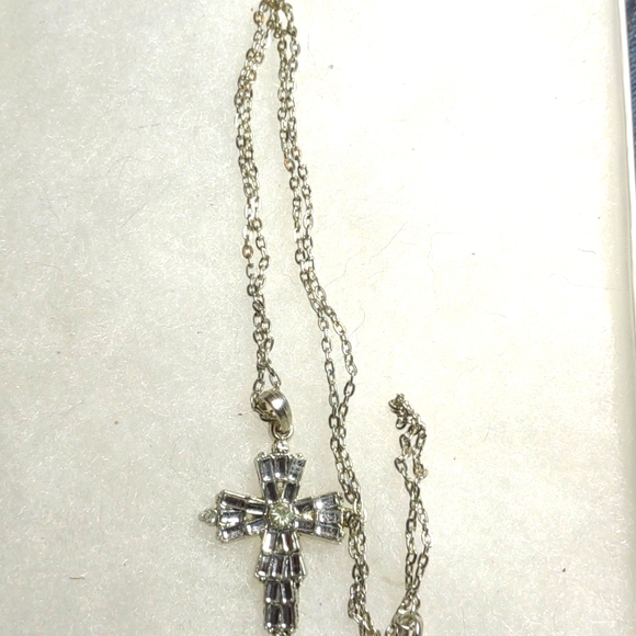 Vintage | Jewelry | Beautifully Hand Cut Crystal Vintage Cross On ...